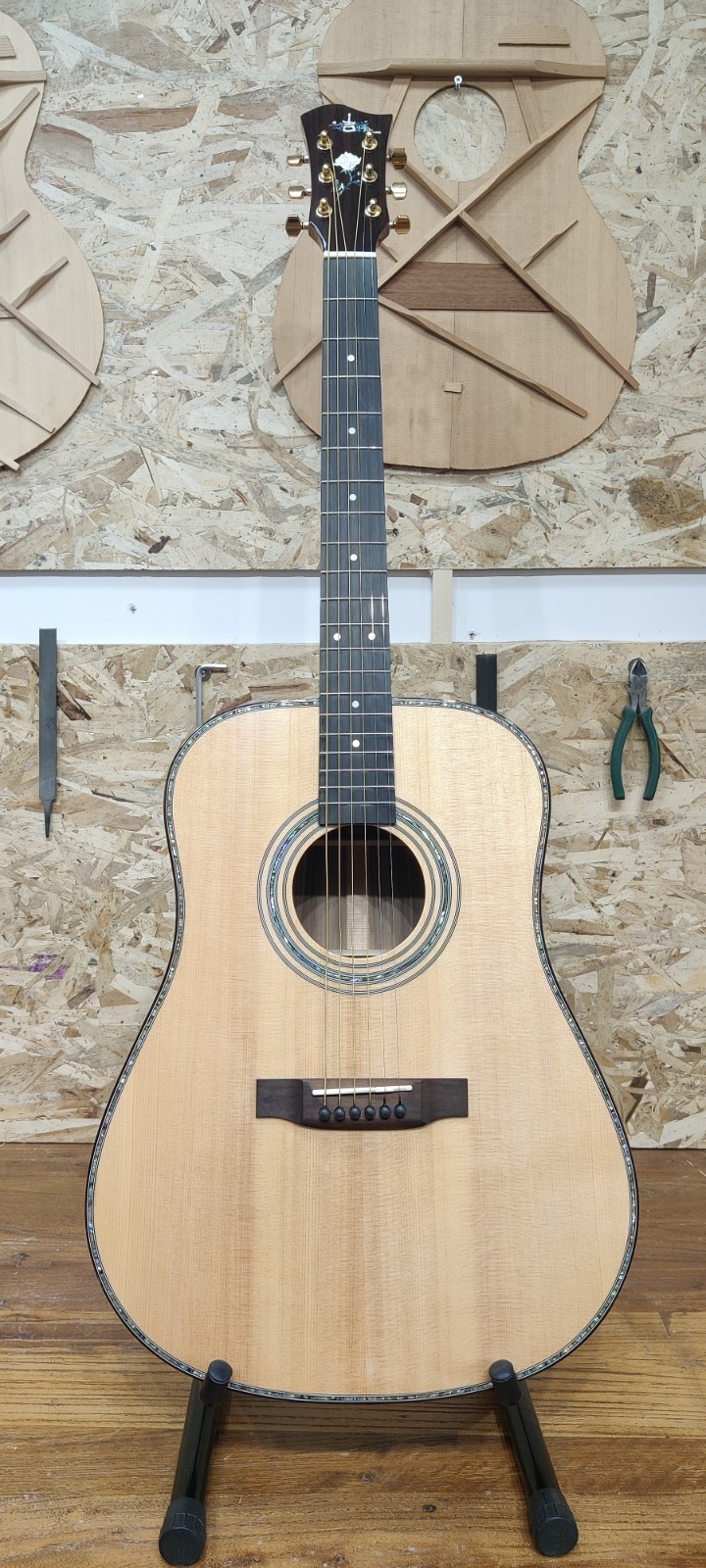 K567-41寸D桶云杉胡桃木本色亮光全单（厂新）