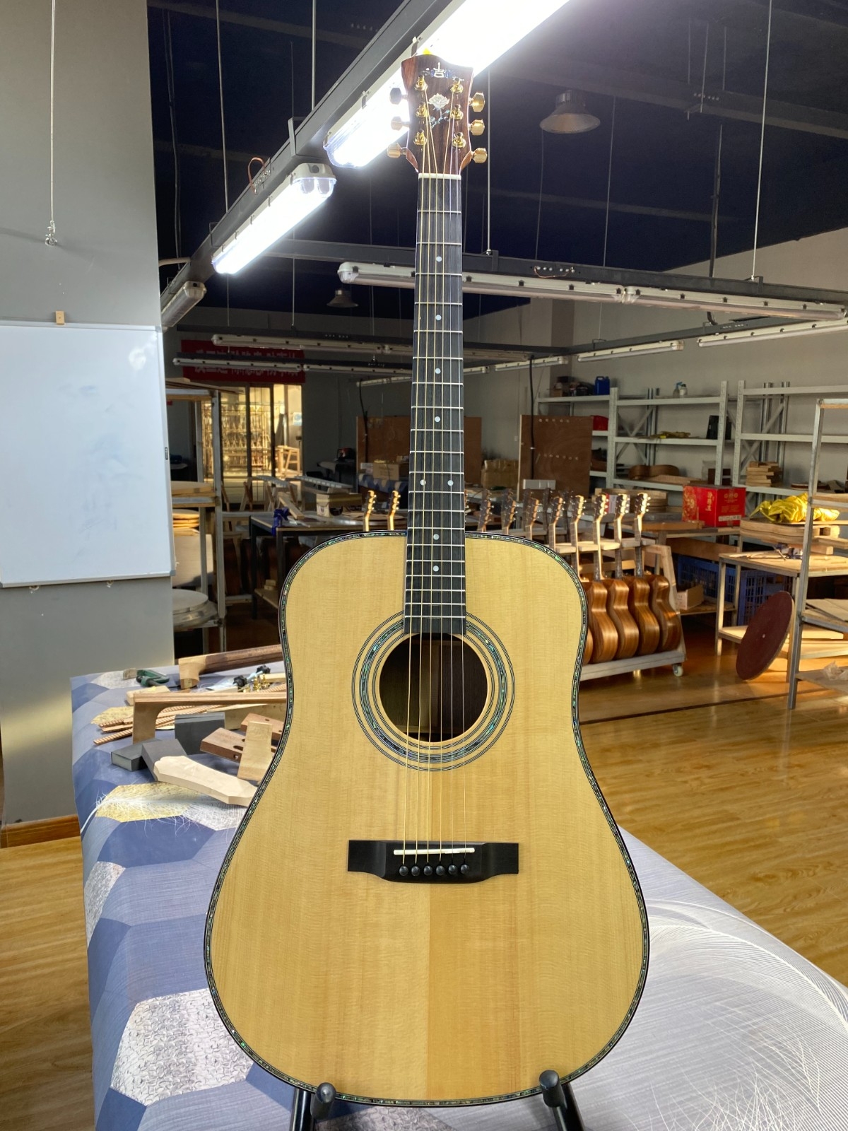 K576-41寸D桶云杉胡桃木本色亮光全单（厂新）